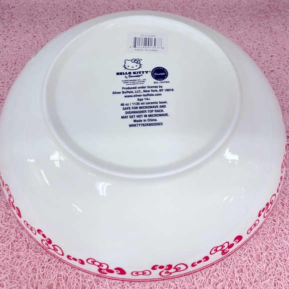 Hello Kitty | Dining | Sanrio Hello Kitty Large Ceramic Bowls 9 Set Of ...